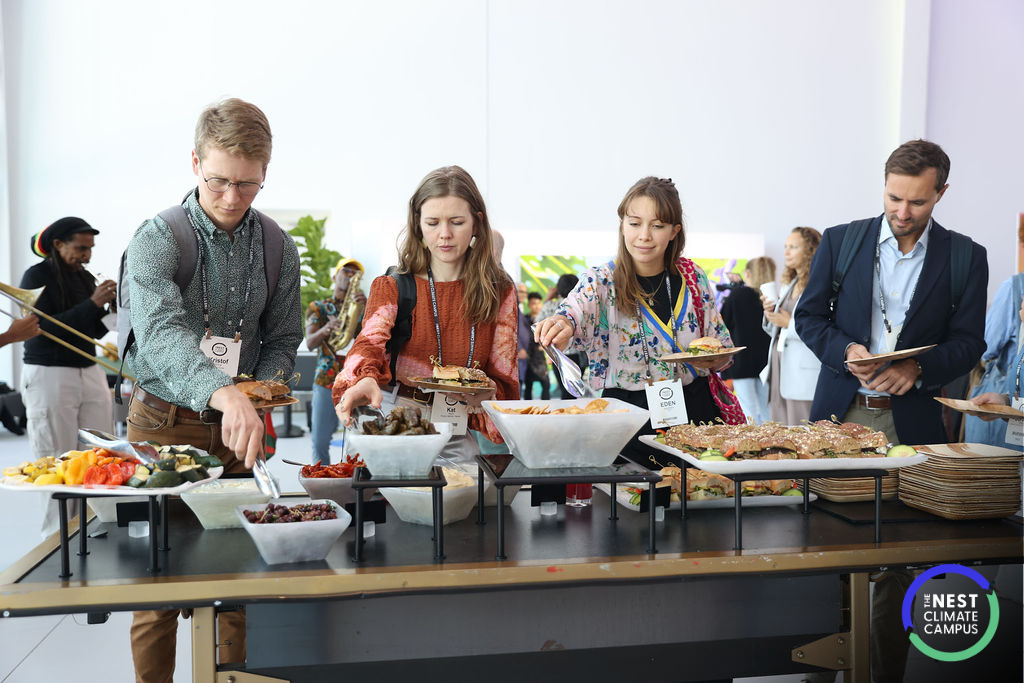 Nest Climate Campus| 8 Steps to Managing Food Waste for Event Planners